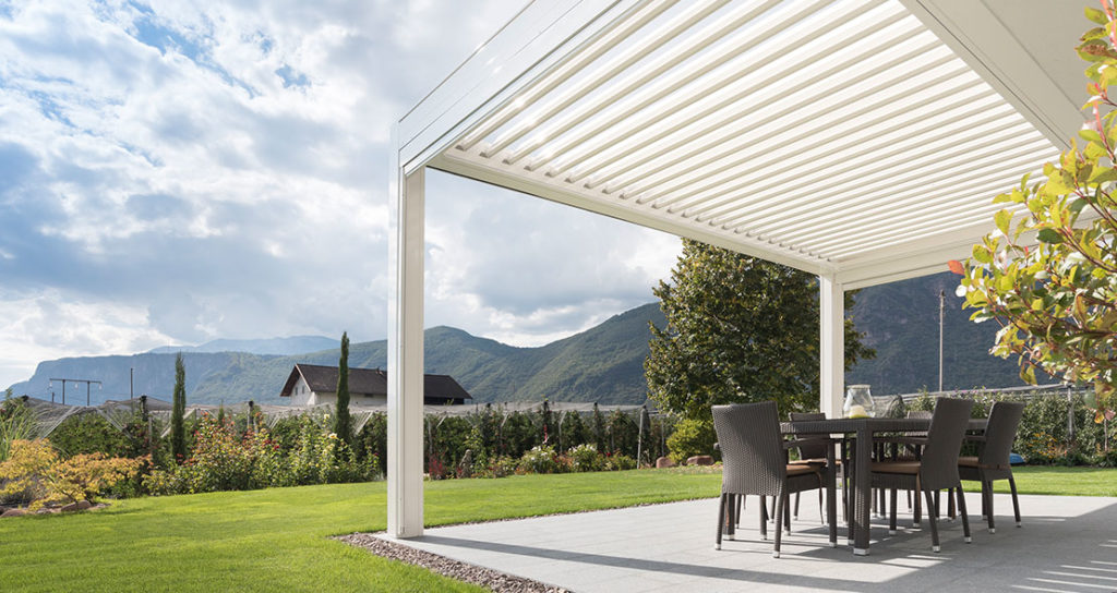 KE Outdoor Design: Pergole, Tende da Sole e Coperture per Esterni